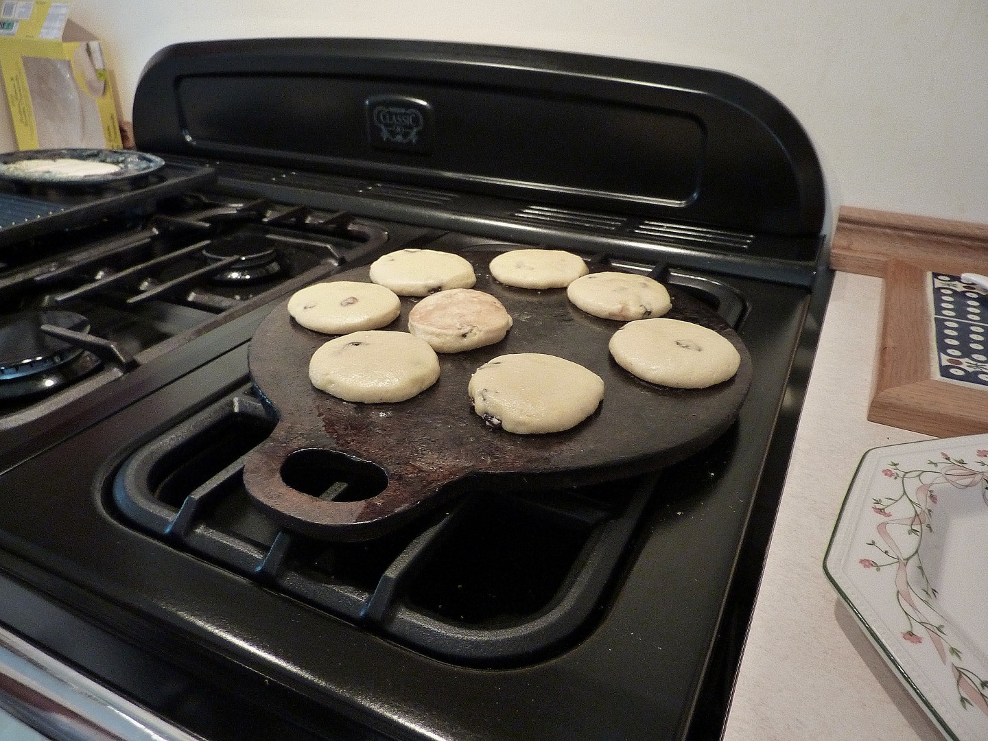 Pipsqueak's Noms: Birthday Extravaganza: Welsh Cakes (Bakestones, Picau ...
