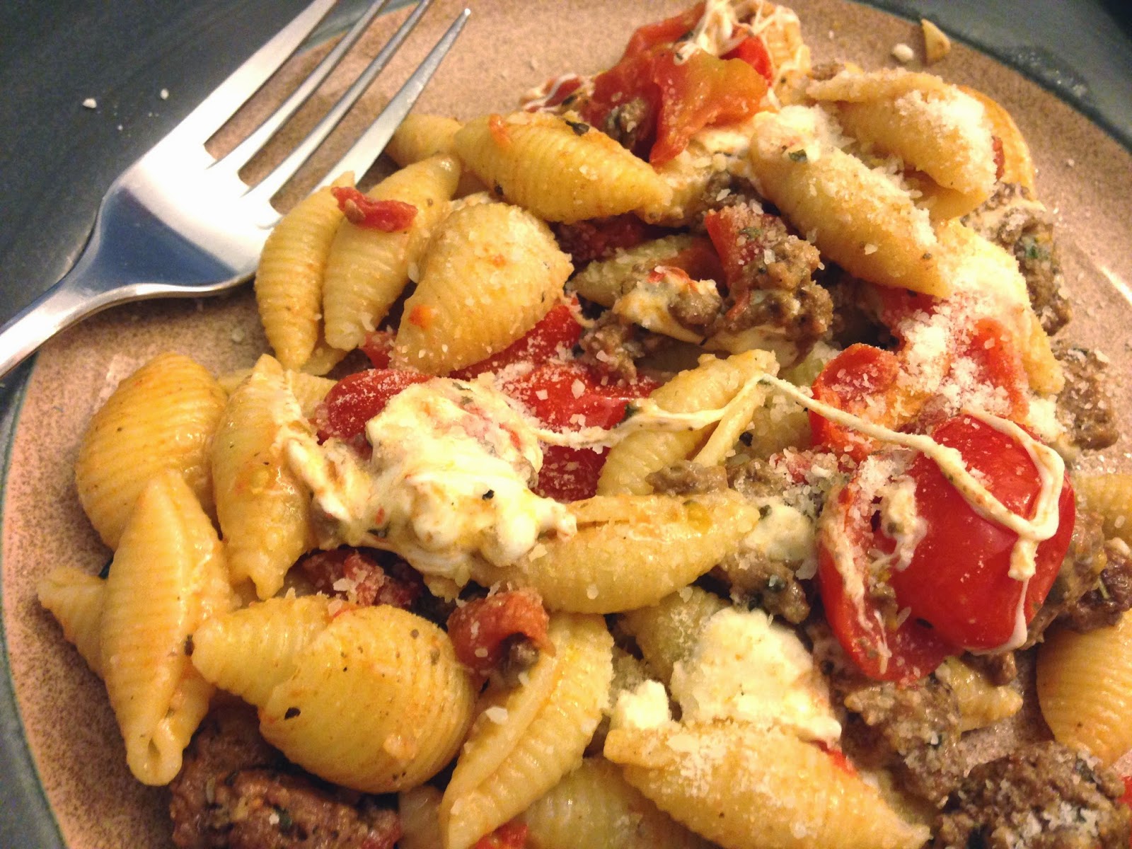 Lindsey Edits: Caprese Pasta