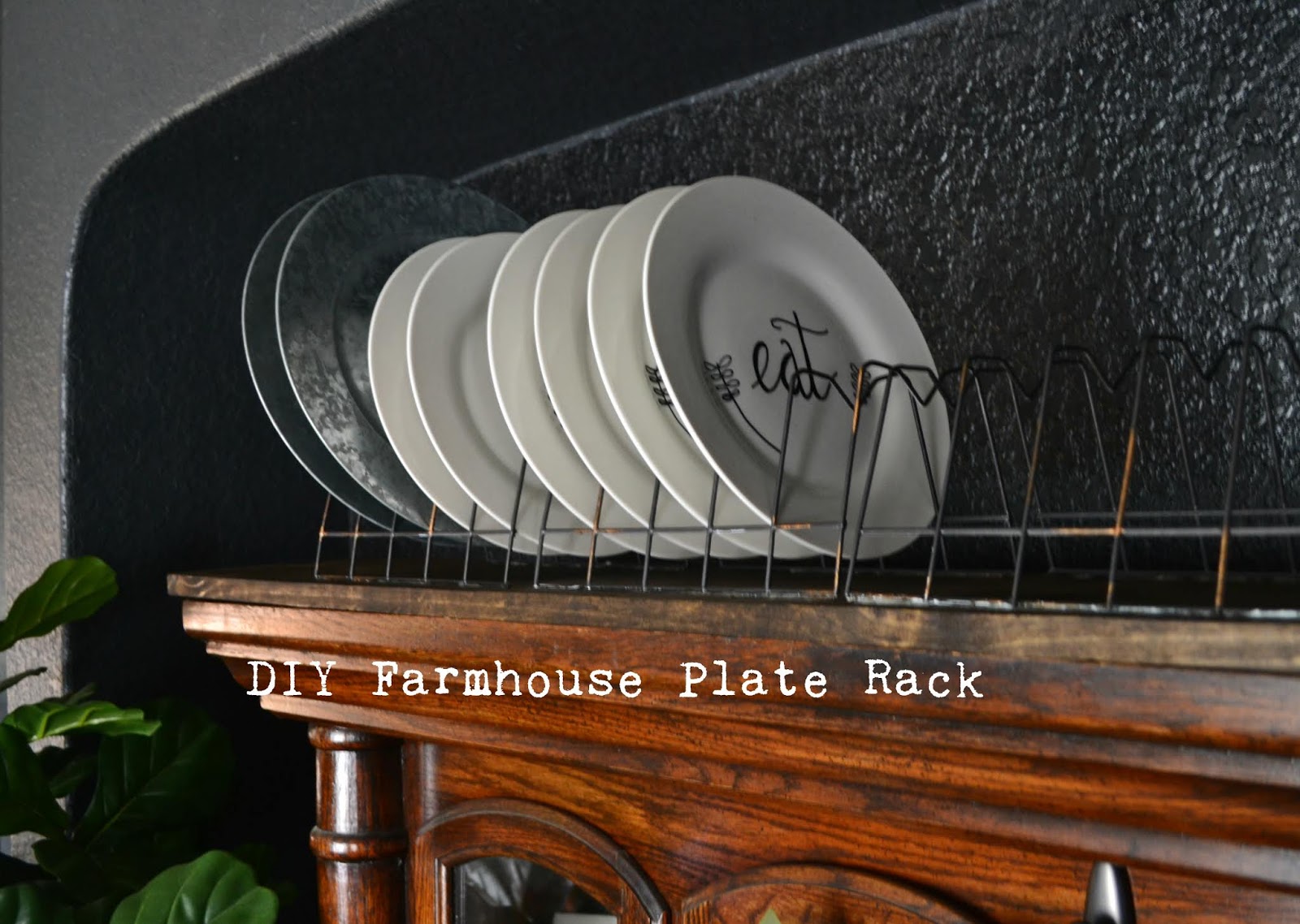 DIY Farmhouse Plate Rack