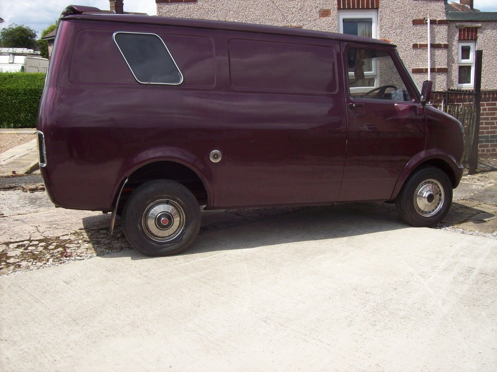 Bedford CF2 Van: Ebay: Custom V8 Bedford CF - UK