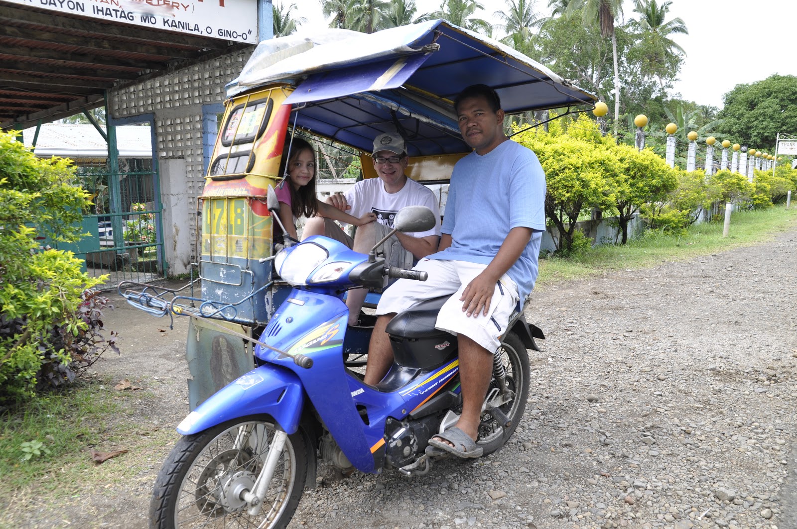 Black Swamp Cornucopia: The Philippine pedicab - workhorse of the provinces
