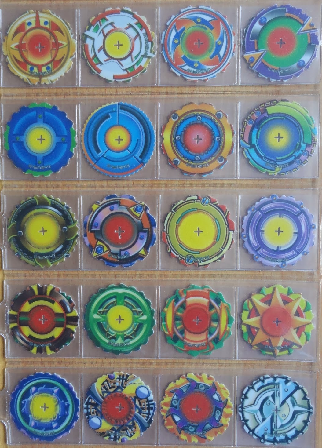 colecções: coleção tazos beyblade spinners