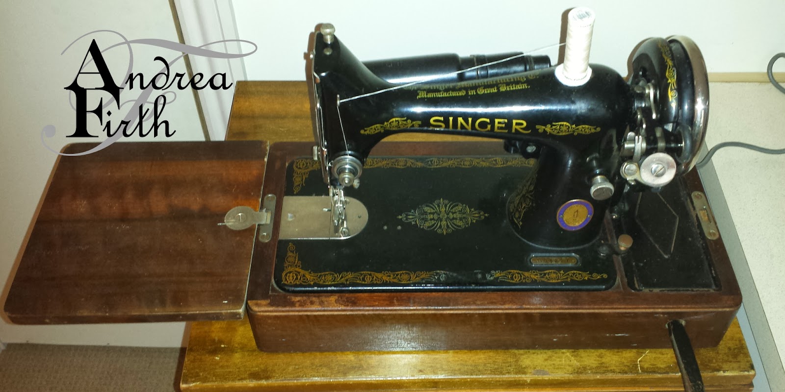 Obsessive Creativeness: 1950 Model 99K Singer Electric Sewing Machine