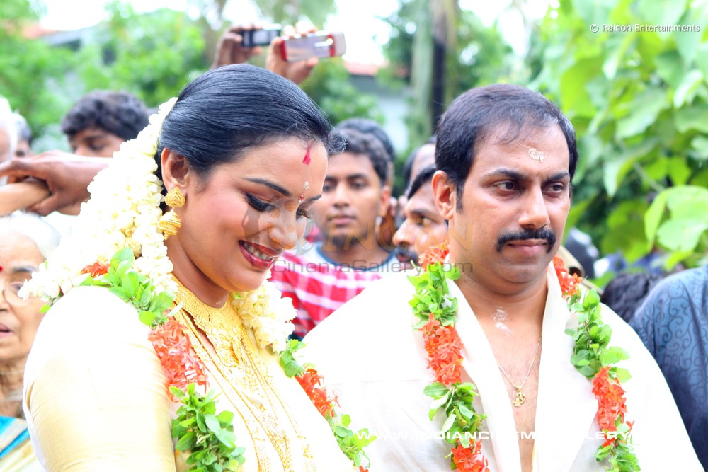 Malayalam Posters: Swetha Menon Marriage photo gallery- Swetha Menon ...
