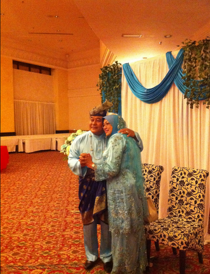 Gambar Persandingan Datuk Abdul Malek Noor Dan Isteri Datin Dr Wan Asma ...