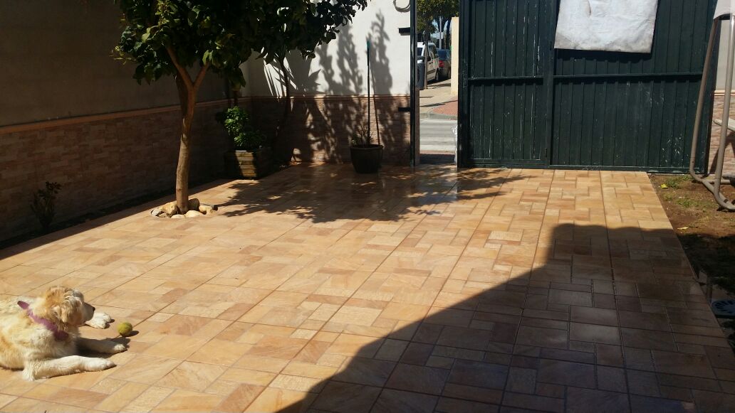 Soladores Alicatadores Cadiz TLF: 670915951: ALICATADO Y SOLADO DE PATIO