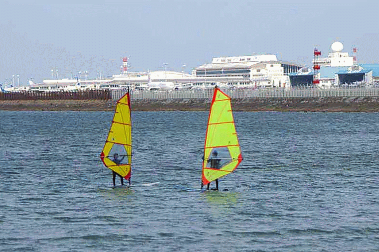 Ryukyu Life: Today's Motion GIF from Senagajima: Windsurfers