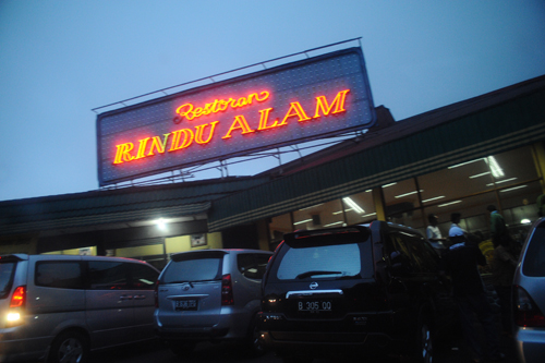 Restaurant Rindu Alam Puncak Bogor - idPuncak | Villa | Hotel | Resto ...