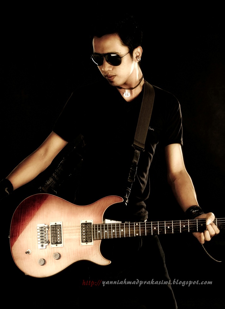 "HTM_Indonesia": 11 GITARIS TERBAIK DUNIA