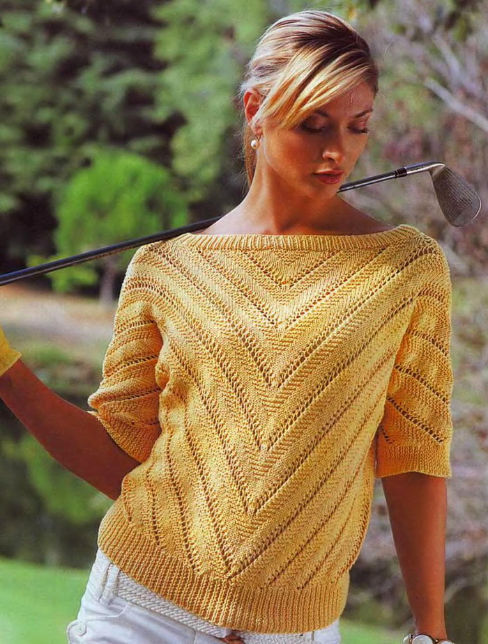 Irina: Pullover with diagonal pattern.