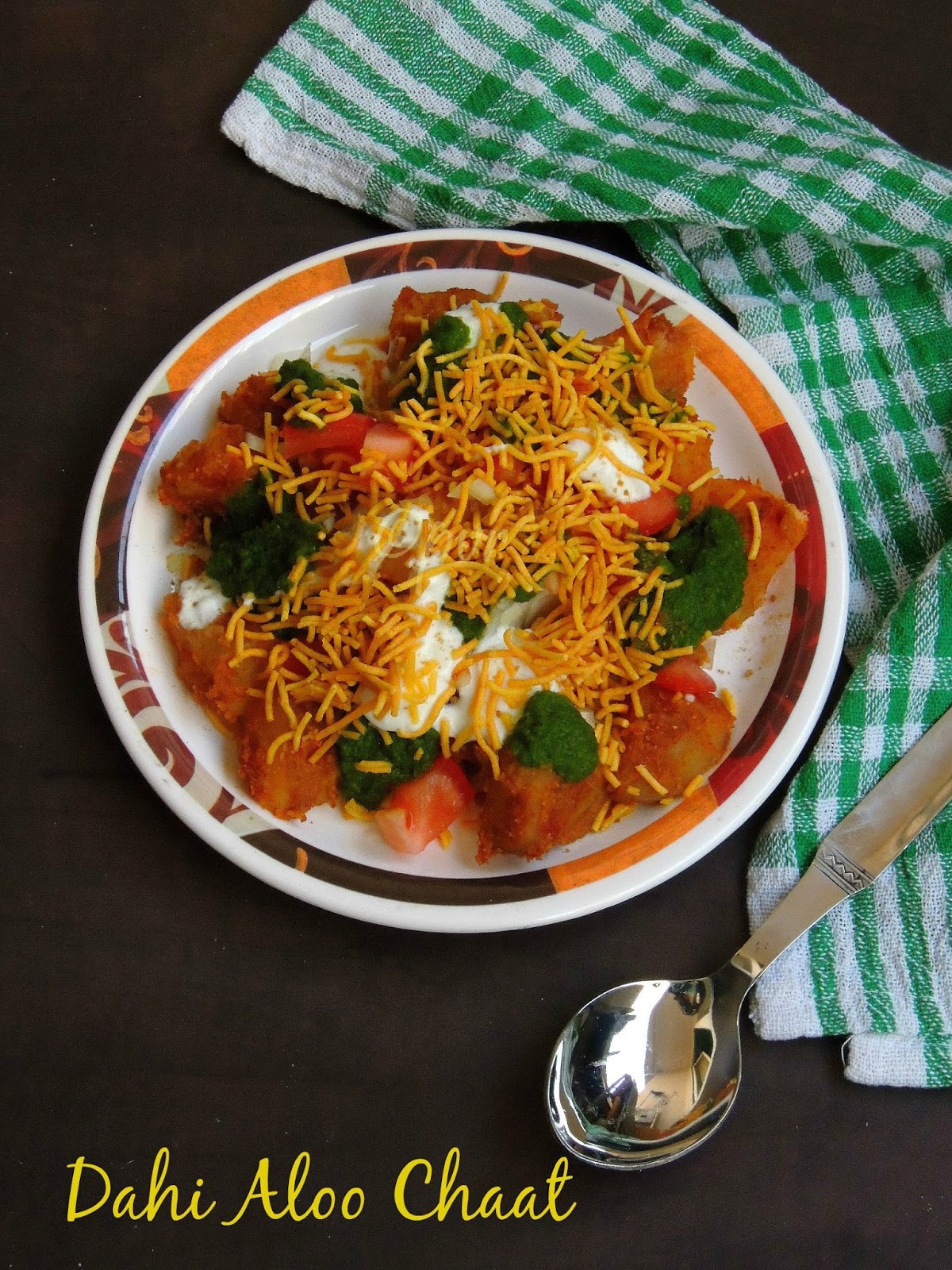 Priya's Versatile Recipes: Dahi Aloo Chaat/ Aloo Dahi Chaat
