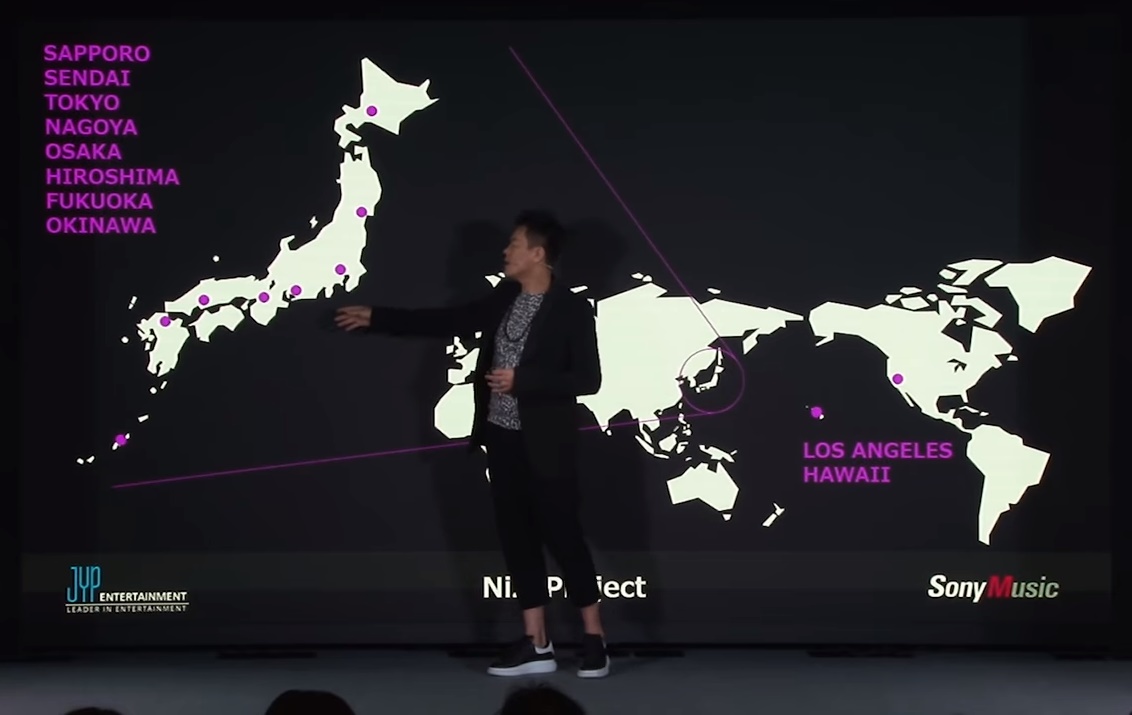 JYP パク・ジニョン代表が驚きの日本語能力を披露…先日発表された「Niji Project」のプレゼンで8分を超える日本語のスピーチを行う ...