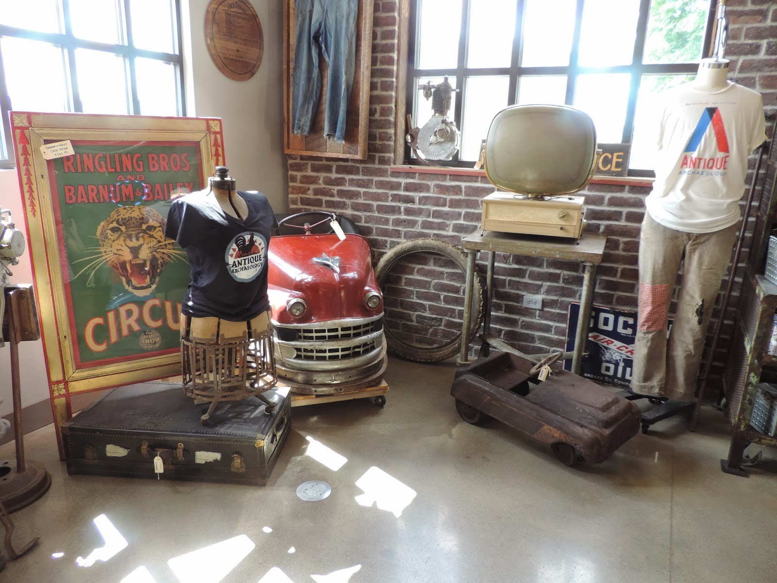 JUST ME: Antique Archaeology (American Pickers)