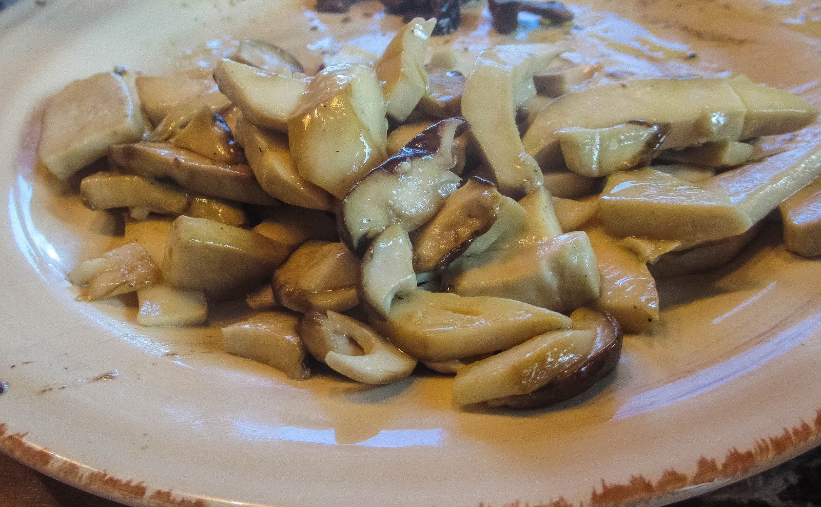 Cannundrums: Hawks Wing and King Bolete Mushrooms - Soup and Stir Fry