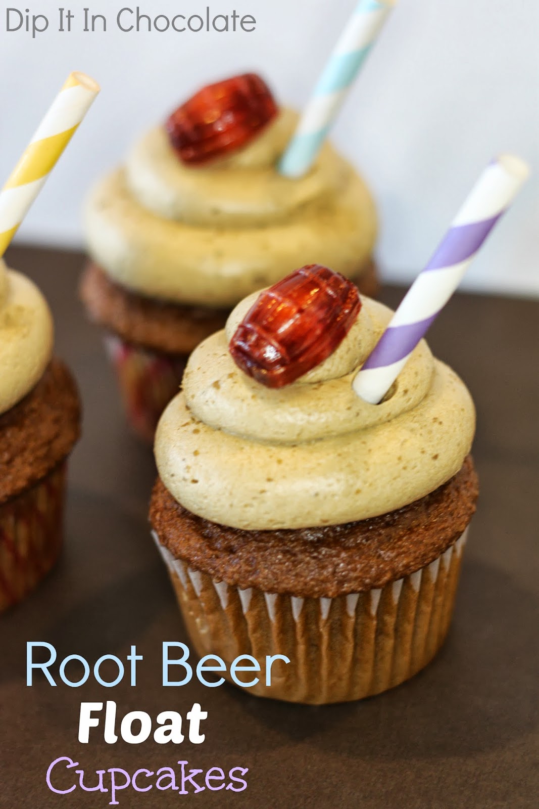 Root Beer Float Cupcakes ~ Dip it in Chocolate