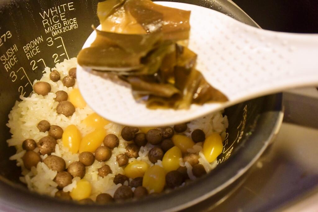 Recipes for Tom: Mukago ginnan gohan / steamed rice with mountain yam ...