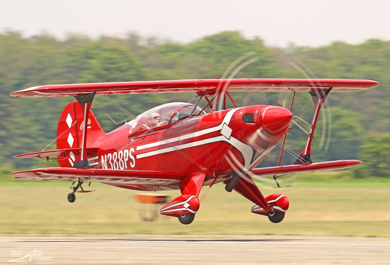 The Aero Experience: Precision Aerobatics Make the Grade at the Salem ...
