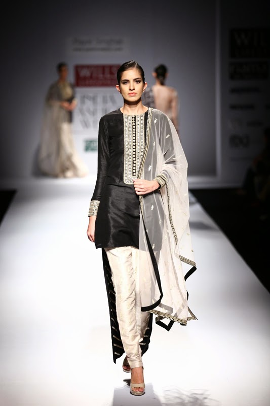 Payal Singhal Collection at Wills Lifestyle India Fashion Week 15 ...