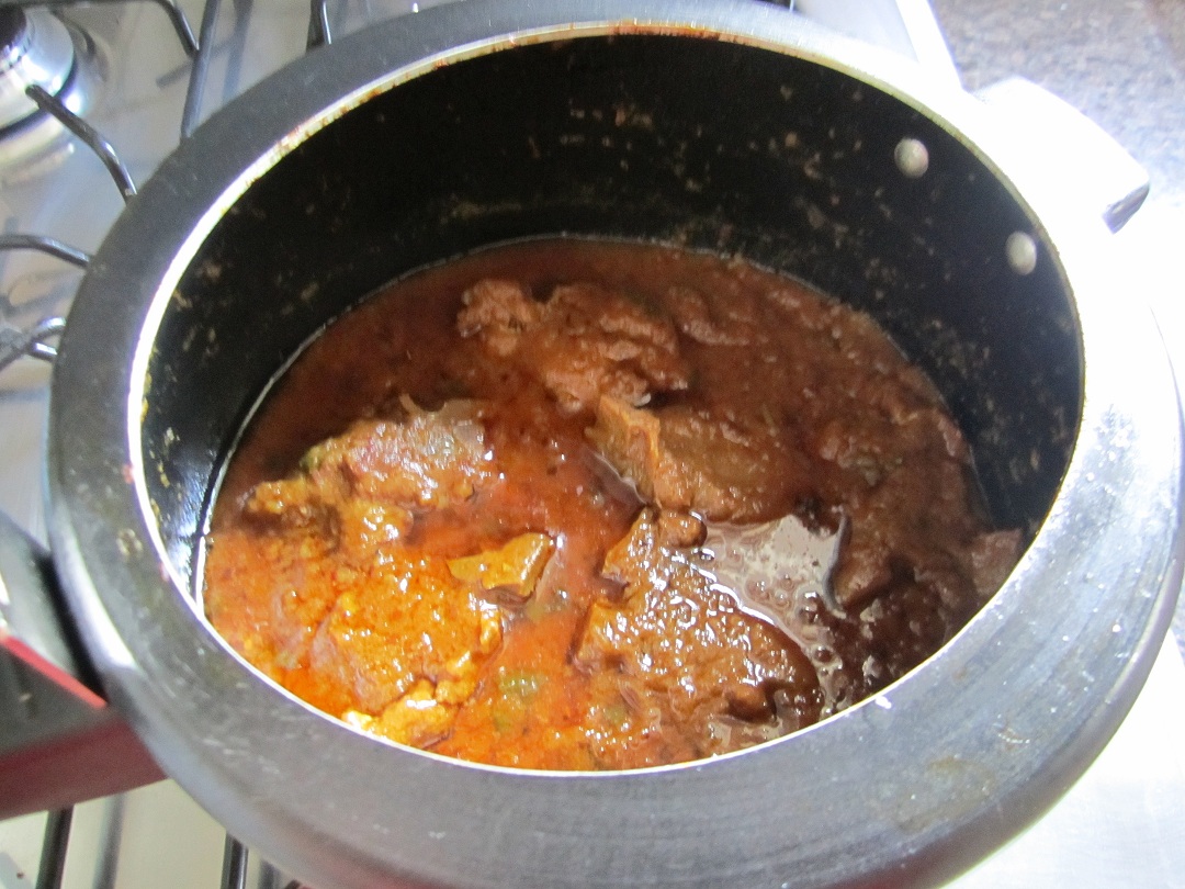 Shobha's Food Mazaa: TEEVAN ( Sindhi Mutton Curry )