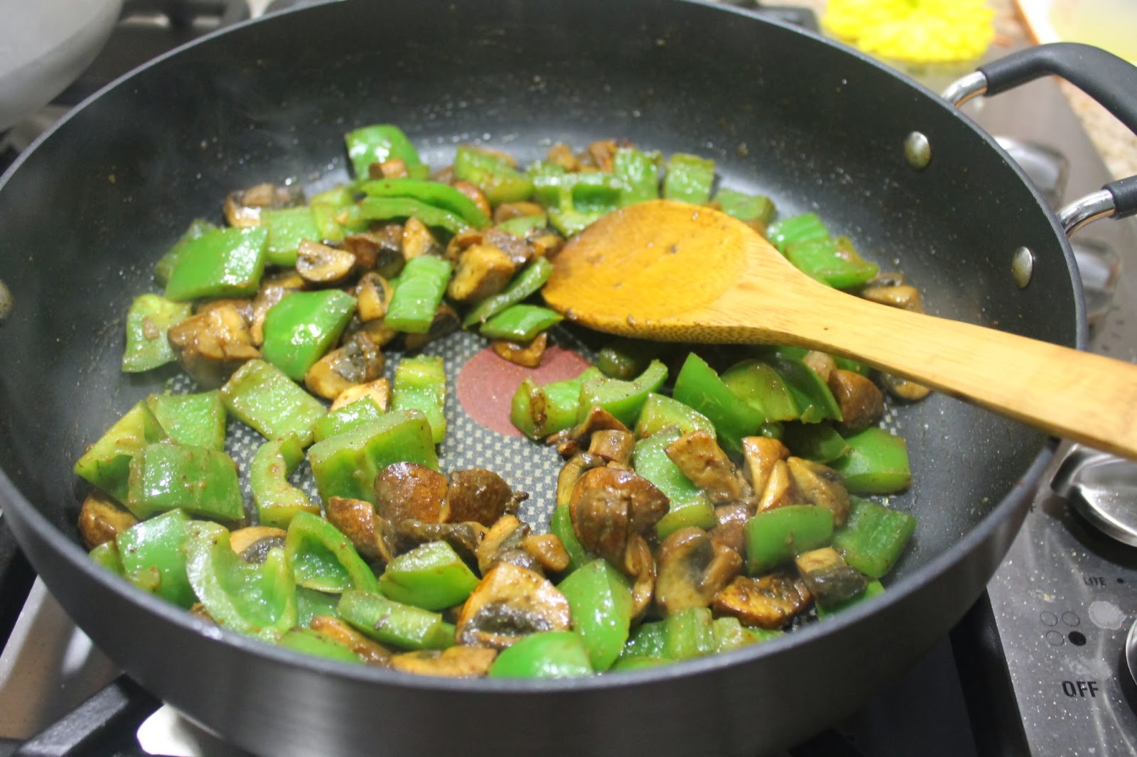 VineelaSiva: Mushroom Capsicum Butter Masala