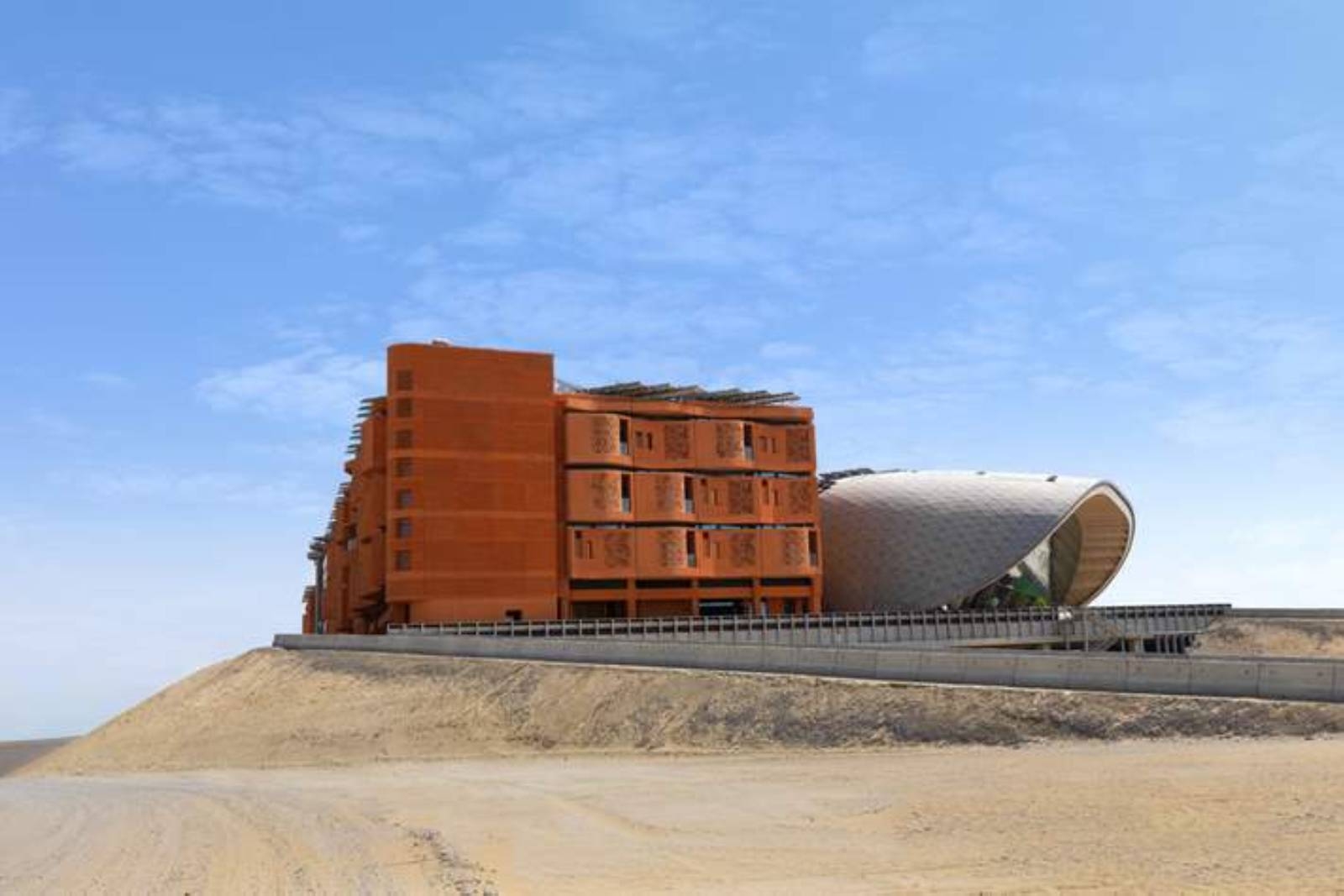 architecture now and The Future: MASDAR INSTITUTE BY FOSTER + PARTNERS