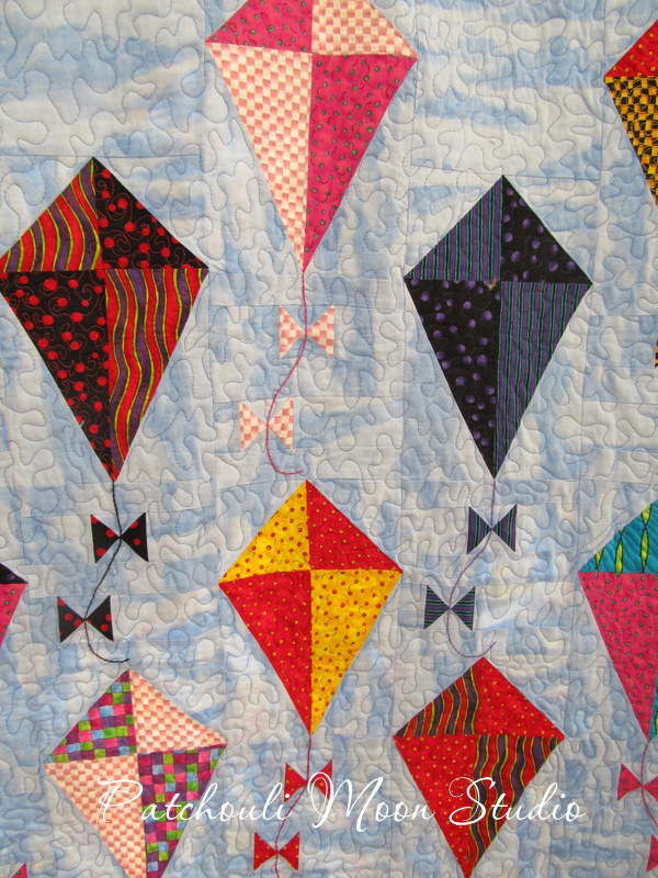 Patchouli Moon Studio: Let's Go Fly a Kite (a kite quilt that is)