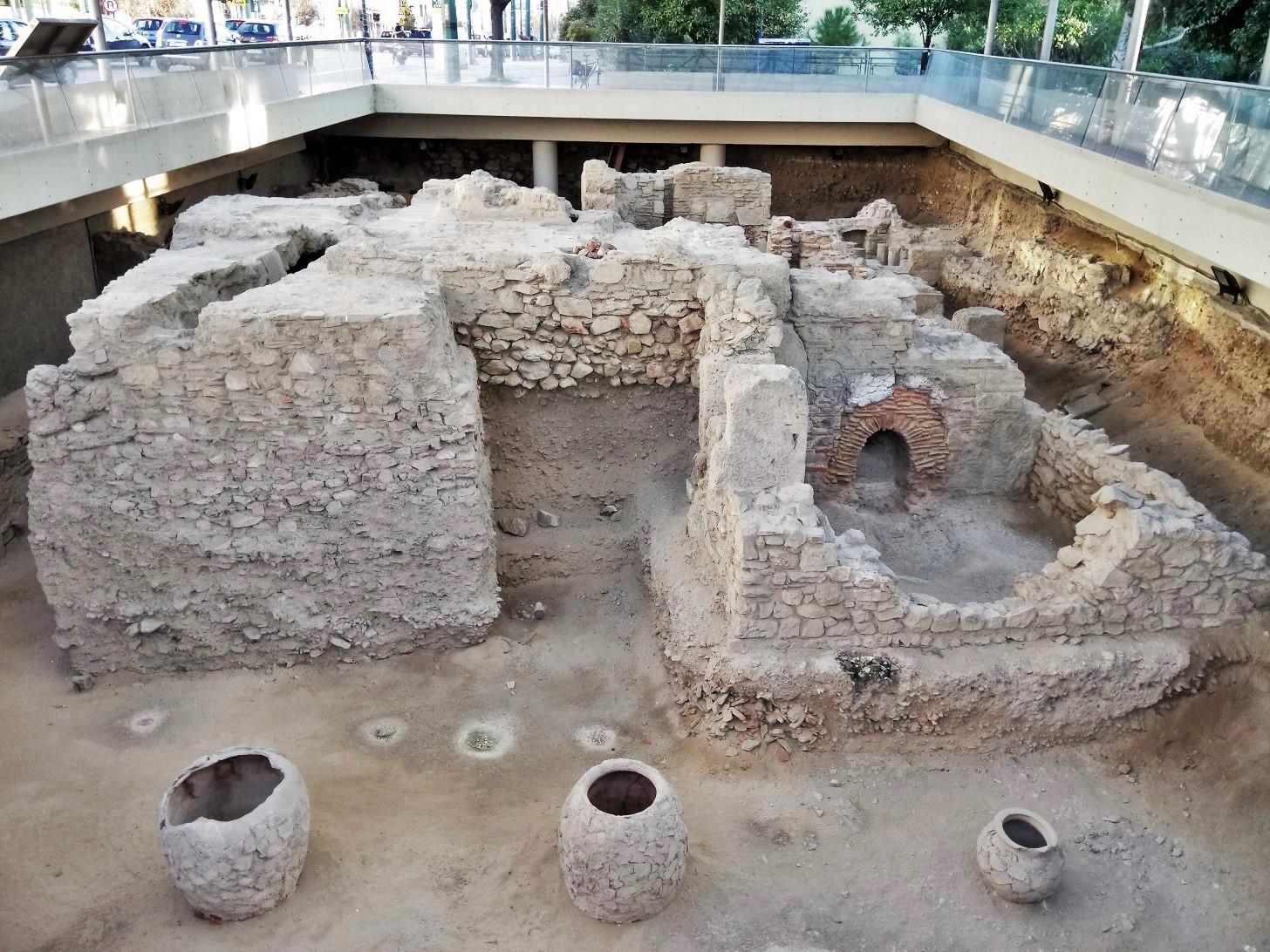Γιώργος Πρίμπας (Στιγμές): [Αρχαιολογικός χώρος ρωμαϊκού λουτρού – Λ ...