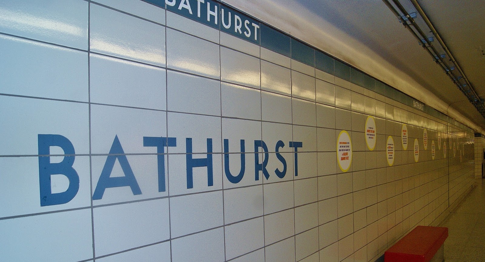 The Purple Scarf: Explore Toronto: Bathurst Station Gets Honest Ed-ified!