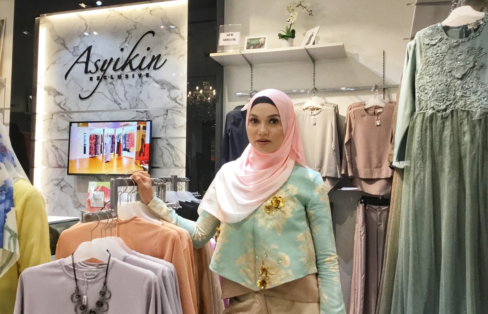 Asyikin Exclusive kini di Setapak Central - emilinda