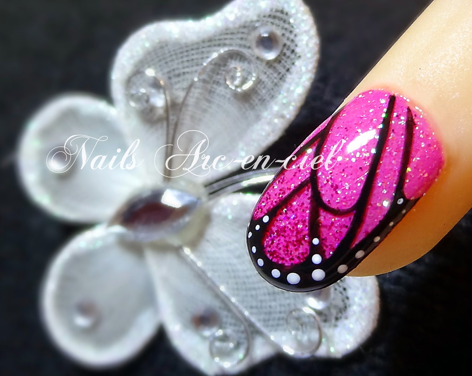 Nails Arc en ciel: Aile de papillon