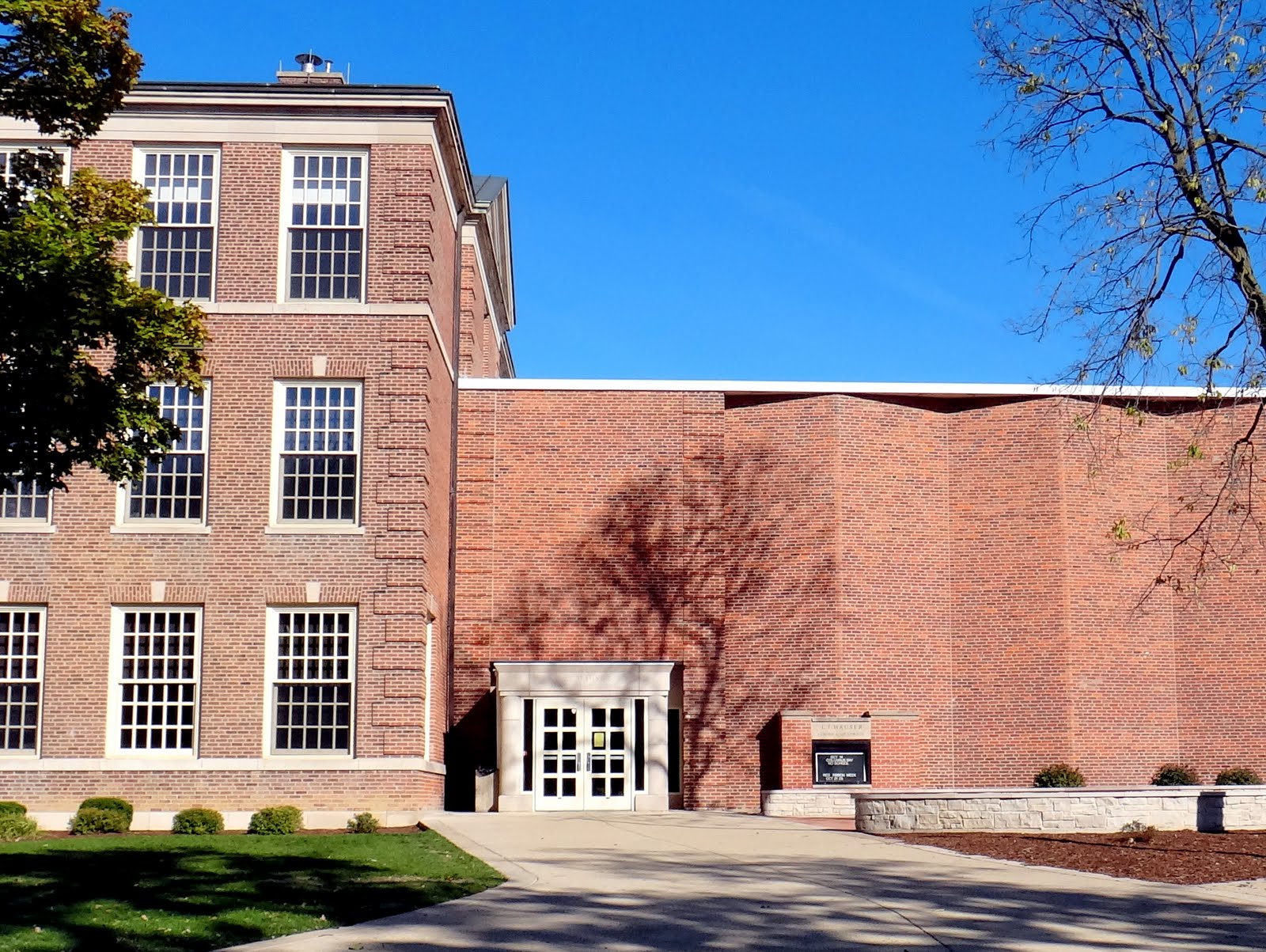 A look at Riverside Illinois' Grade Schools: Blythe Park, Ames, St ...