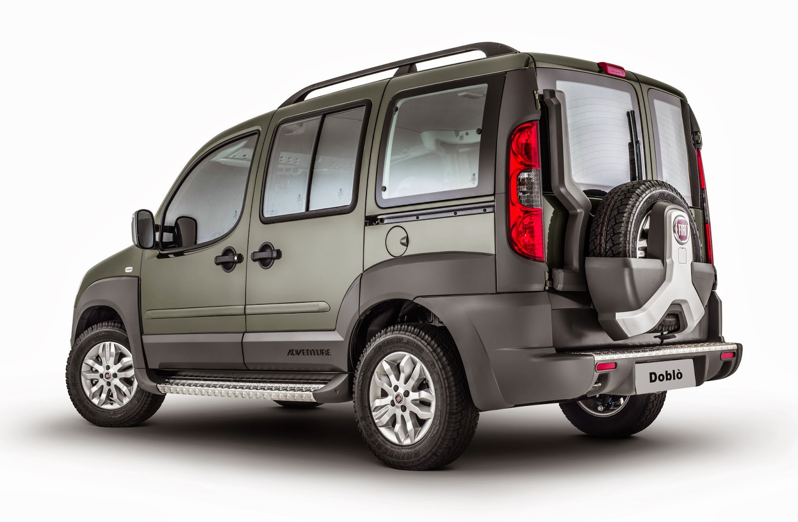 Fiat apresenta linha 2014 do Doblò