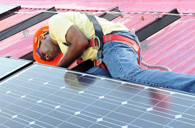 PRACTICAL SOLAR PANELS AND INVERTER INSTALLATION TRAINING