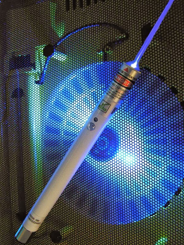 Pointeur Laser Bleu: December 2013