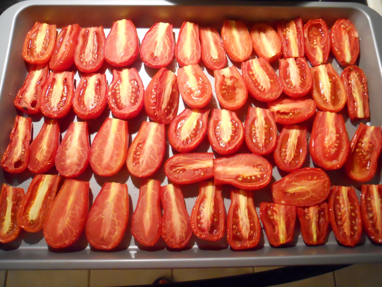 Pithy's Kitchen: Oven-Dried Tomatoes, Packed Two Ways