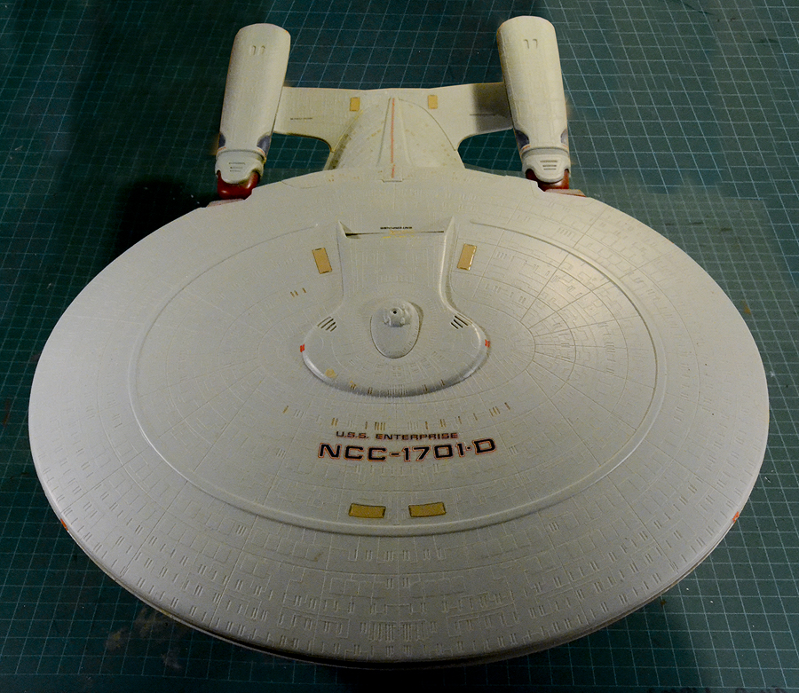 U.S.S. Enterprise, NCC-1701-D (1/1400 scale model)