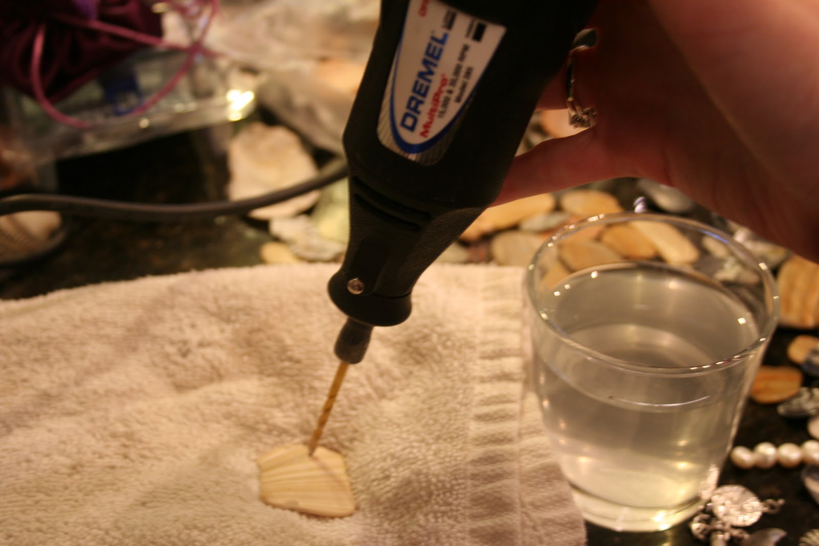 DIY Shell Necklaces {shell jewelry}