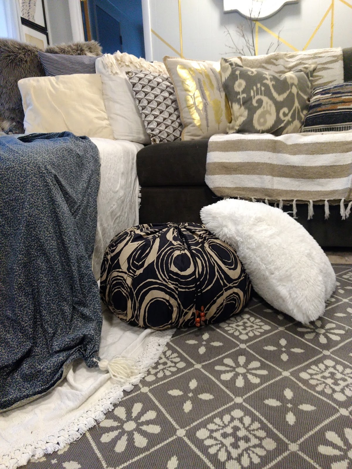 Our Fort Knox: DIY floor pouf