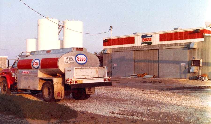 Trackside Treasure: Trackside Modelling: Engro Fertilizer Dealer