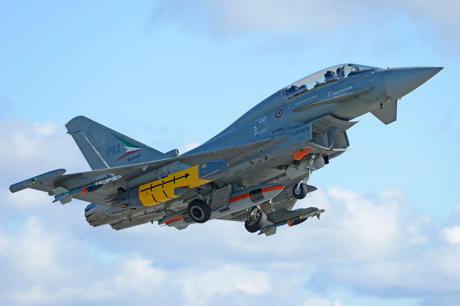 Defensa y Armas: El caza Eurofighter suelta su primer misil Storm Shadow