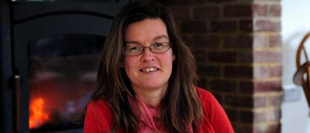 Conheça Rachel Hinks, a mulher alérgica a WiFi! - SKPlay