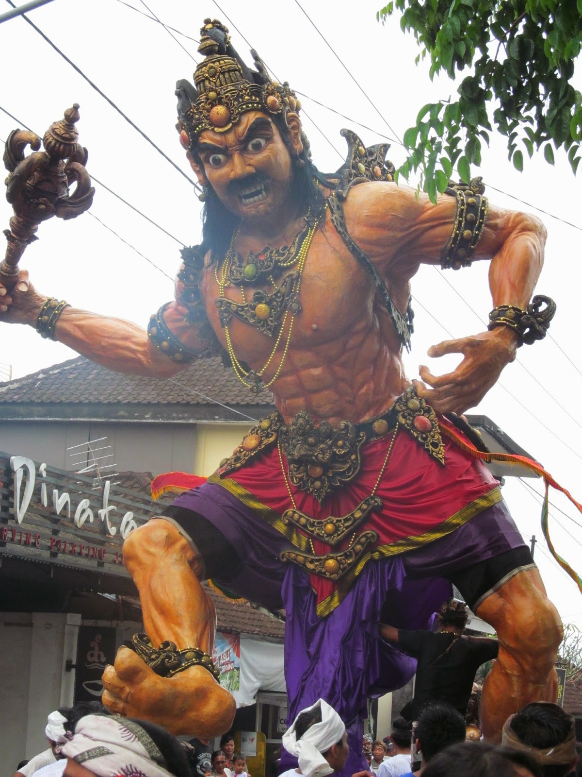 Balinese: Perayaan Ogoh-Ogoh Di Bali