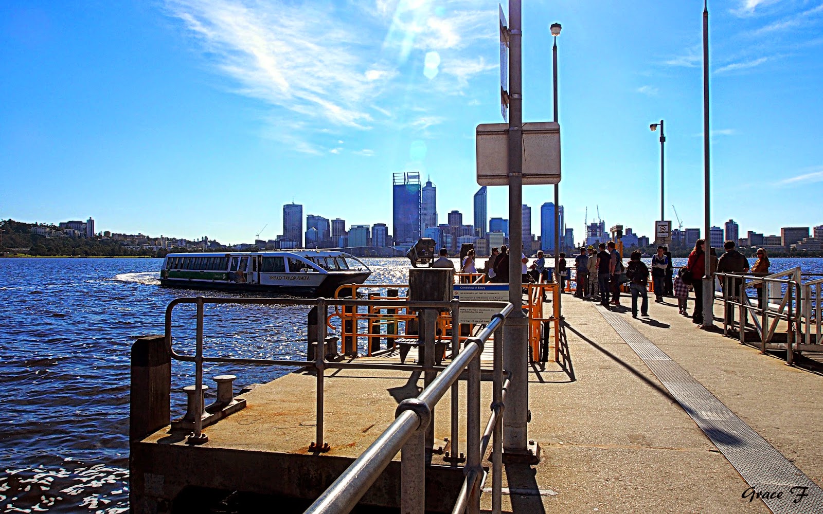 Perth Daily Photo : Mends Street Jetty.. from here to there!