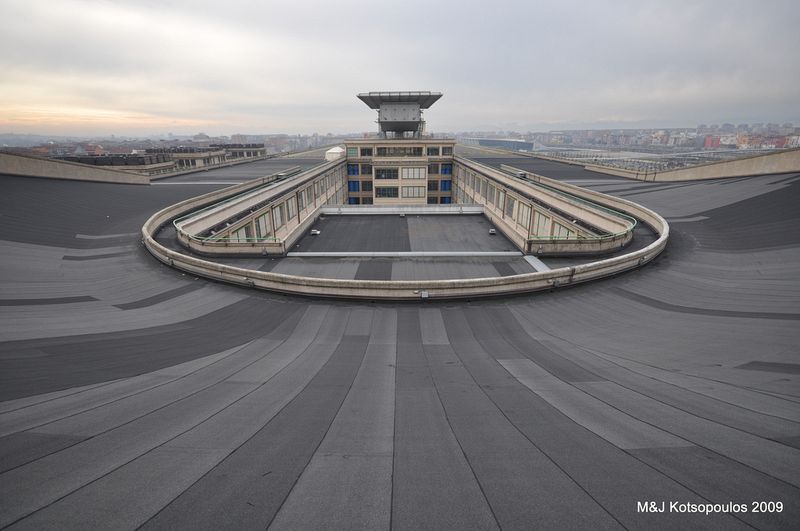 The Rooftop Racetrack of Fiat’s Lingotto Factory | Amusing Planet