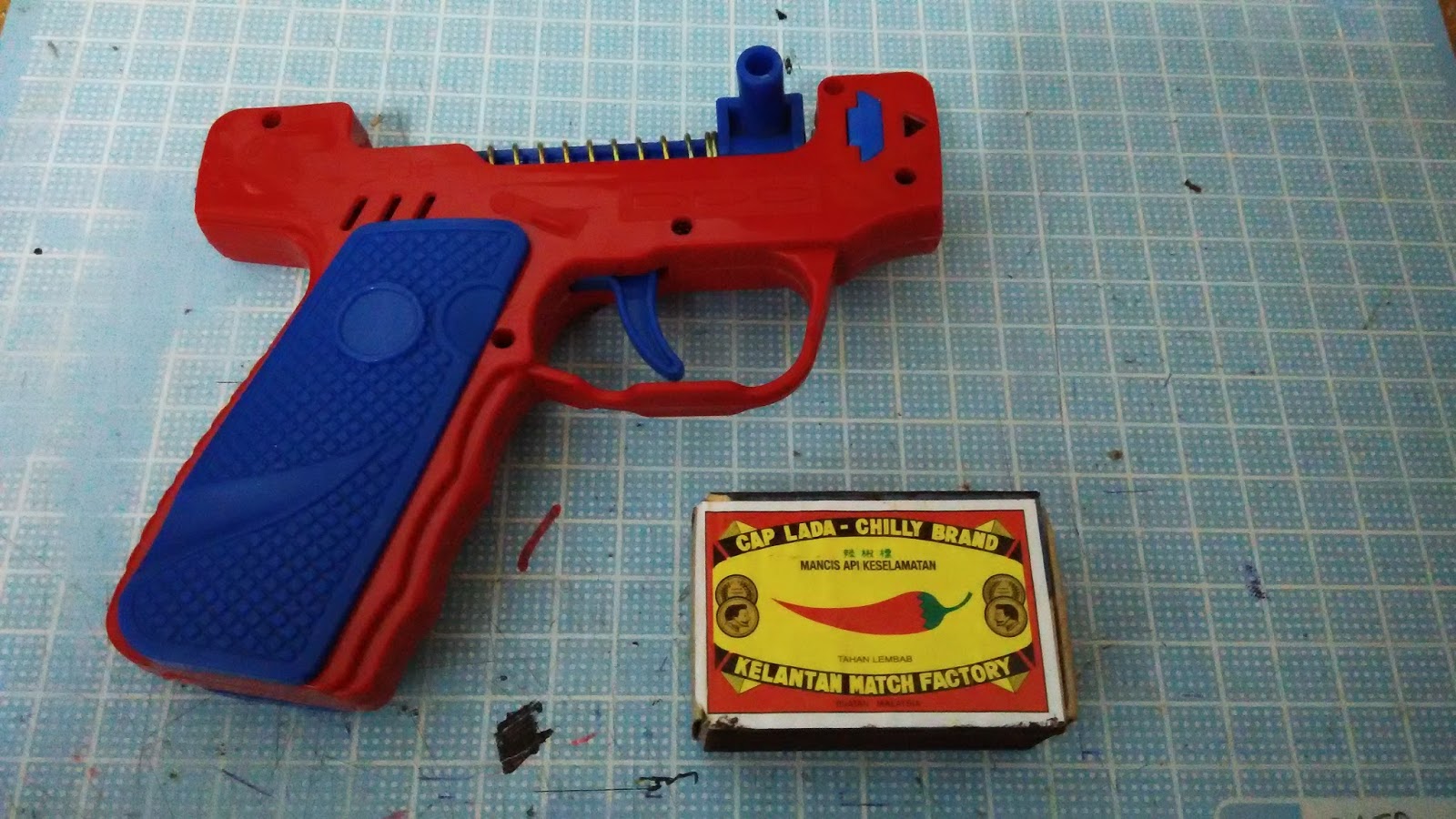 Dato Aliff Alex: Mainan Pistol Mancis