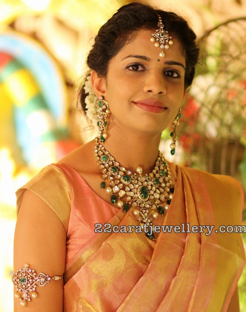 Gorgeous Lady Rich Jadau Necklace - Jewellery Designs