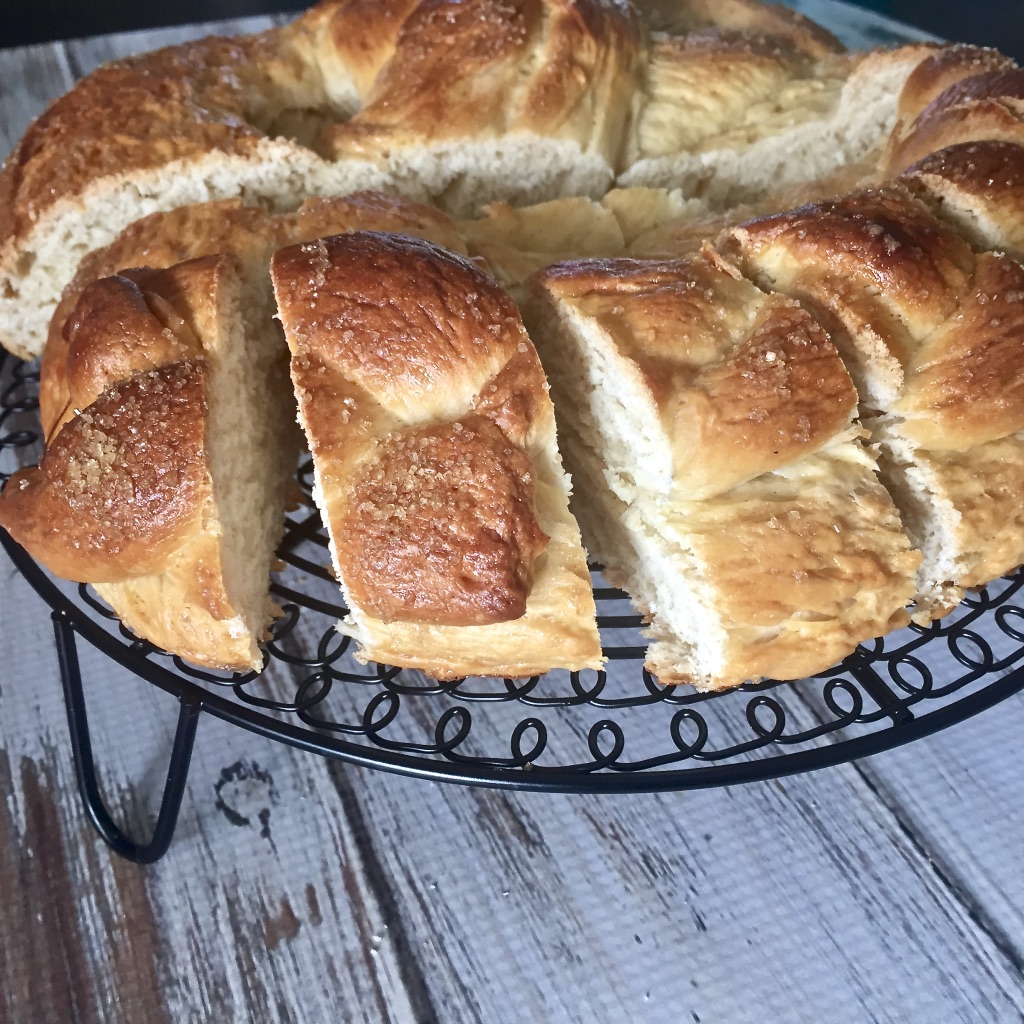 All That's Left Are The Crumbs: Grosse Neujahrs-Brezel ~ #BreadBakers