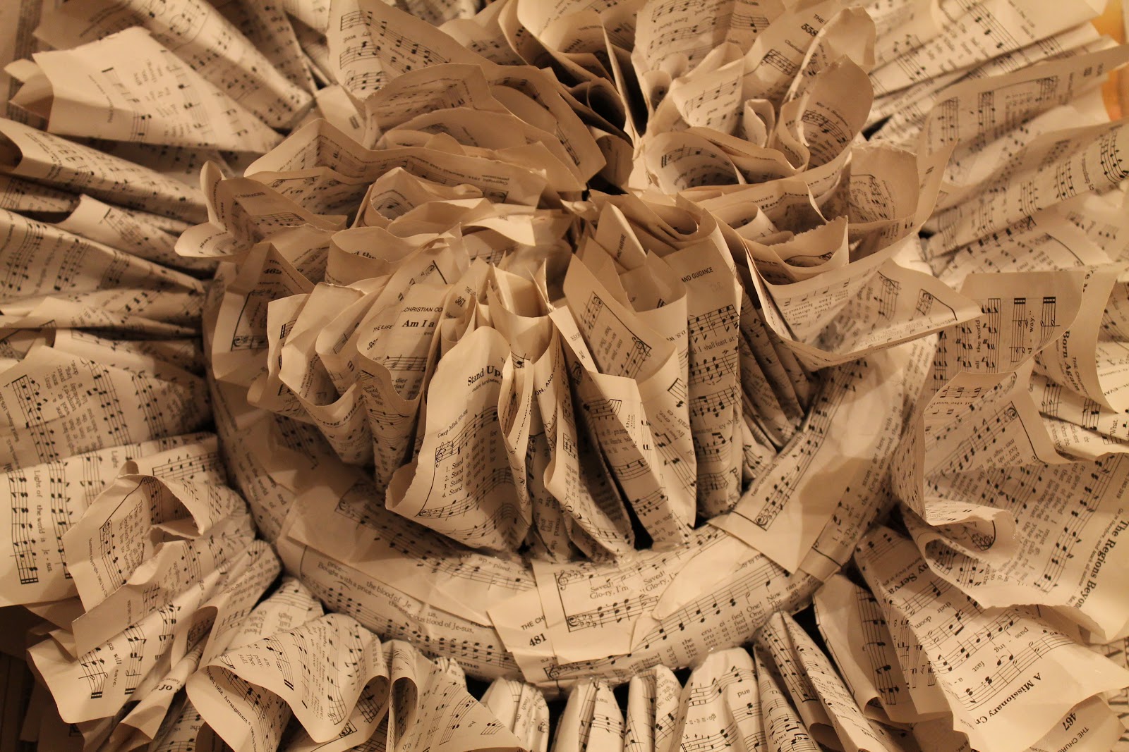 Elizabeth & Co.: Ruffled Sheet Music Wreath Tutorial