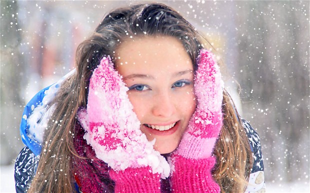 Beautiful Photos of Pretty Girls in The Snow ~ Funky Pics World