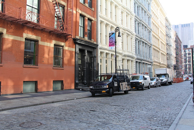 EATspeak: Random NYC street scenes October 2011 no. 1